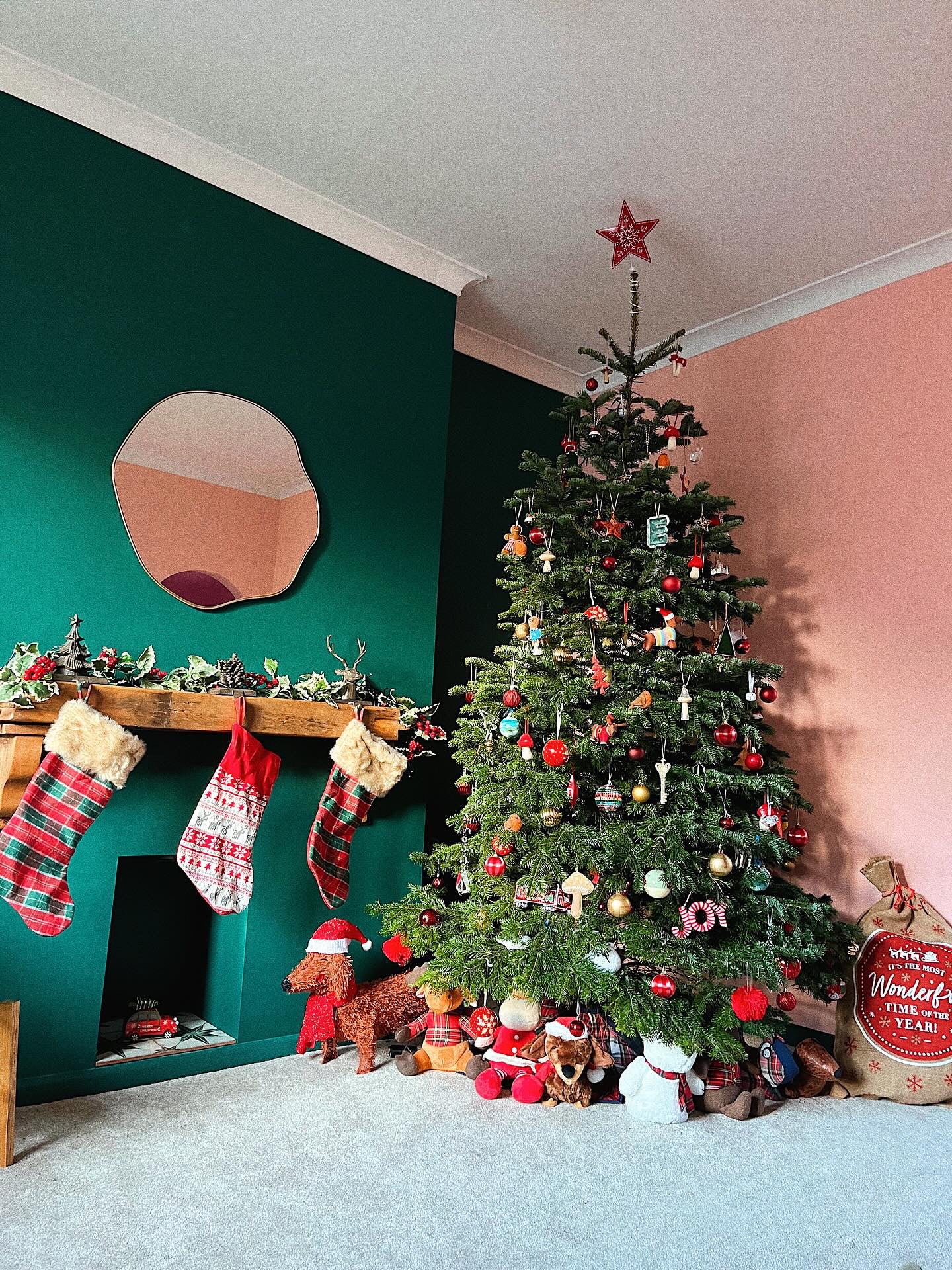 YesColours | Blog: 3 Timeless Christmas Colour Palettes