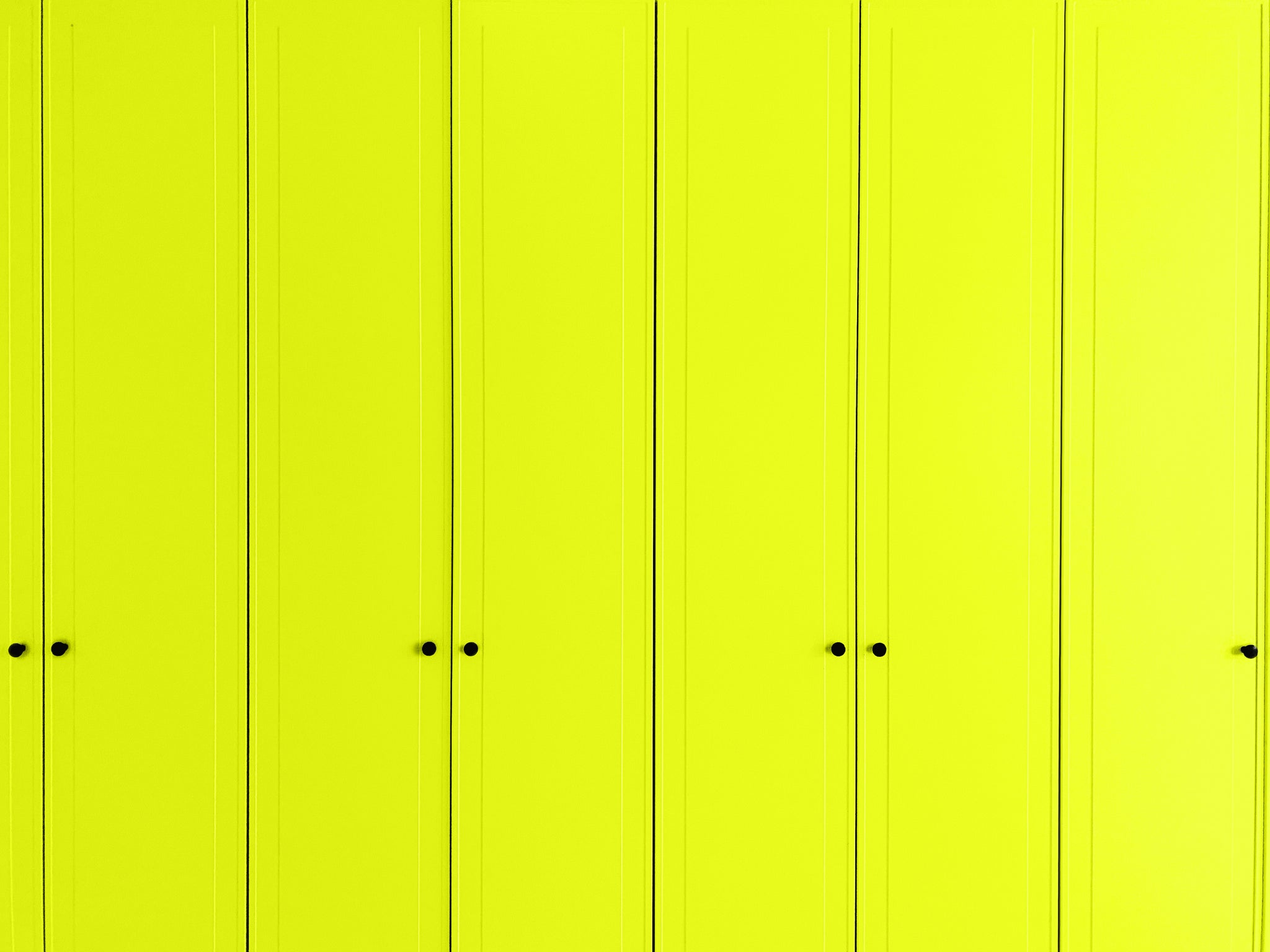 YesColours | Electric Yellow paint swatch
