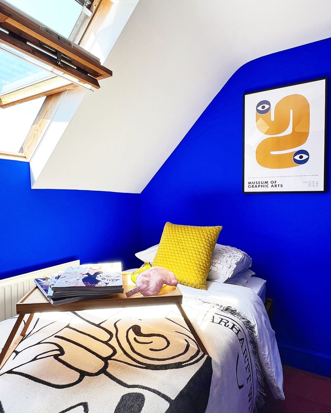 YesColours | Electric Blue matt emulsion paint