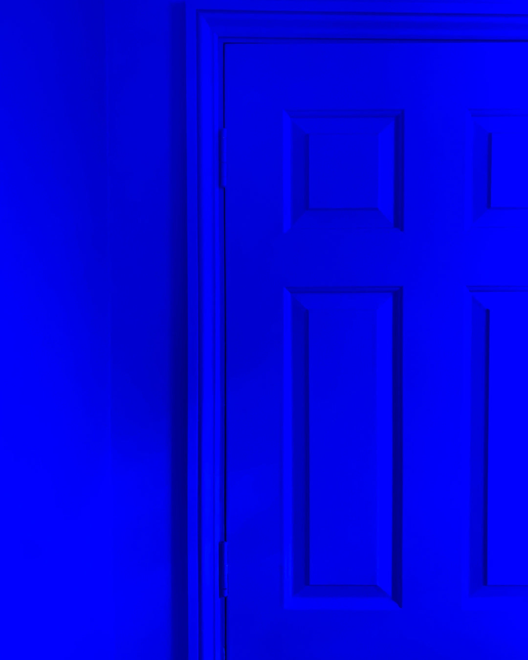 YesColours | Electric Blue matt emulsion paint