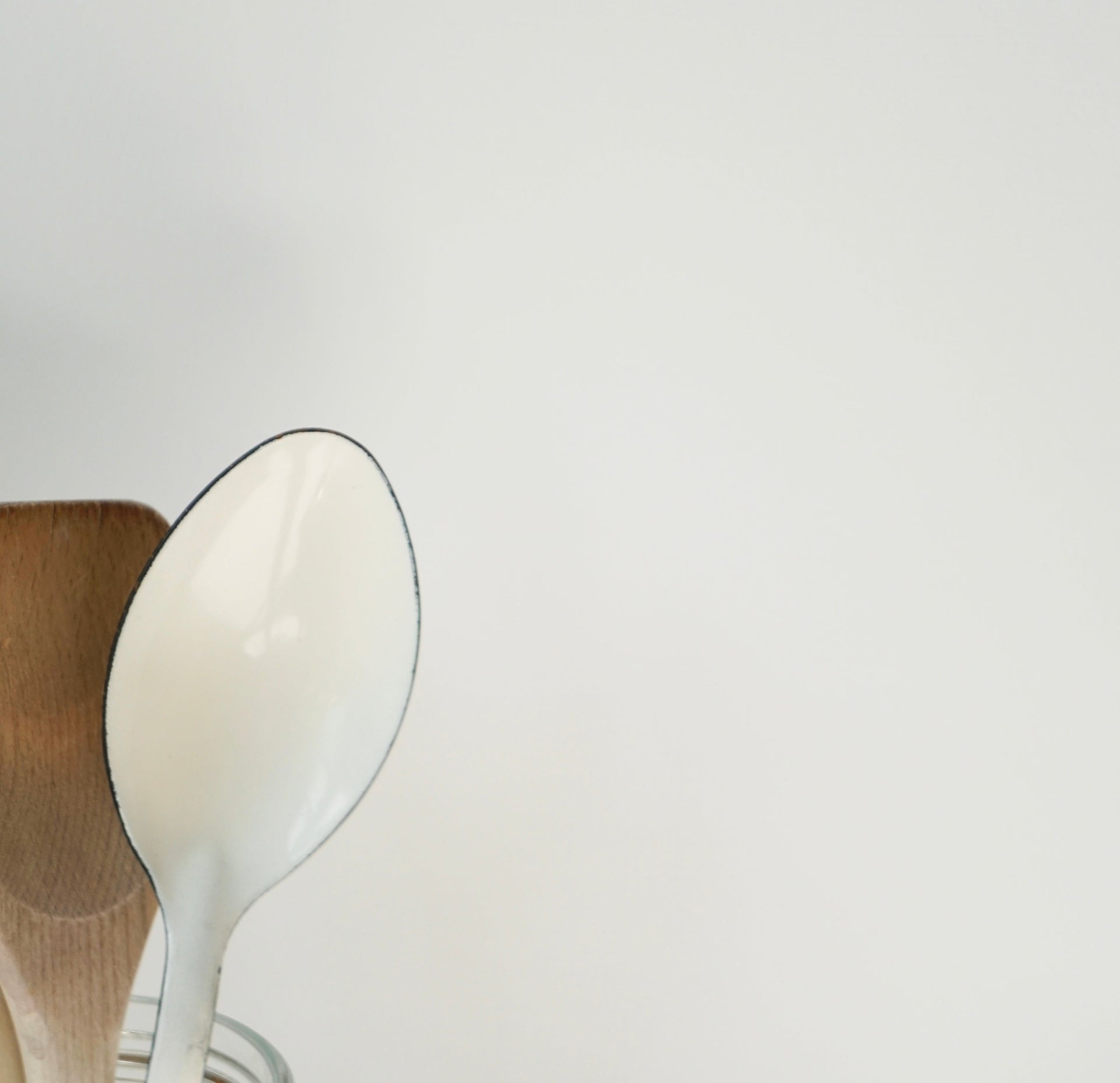 YesColours | Passionate Warm White Matt Emulsion Paint | Eco Paint by ...